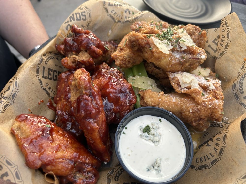 Legends Grill and Bar, Woodridge | Roadtrippers
