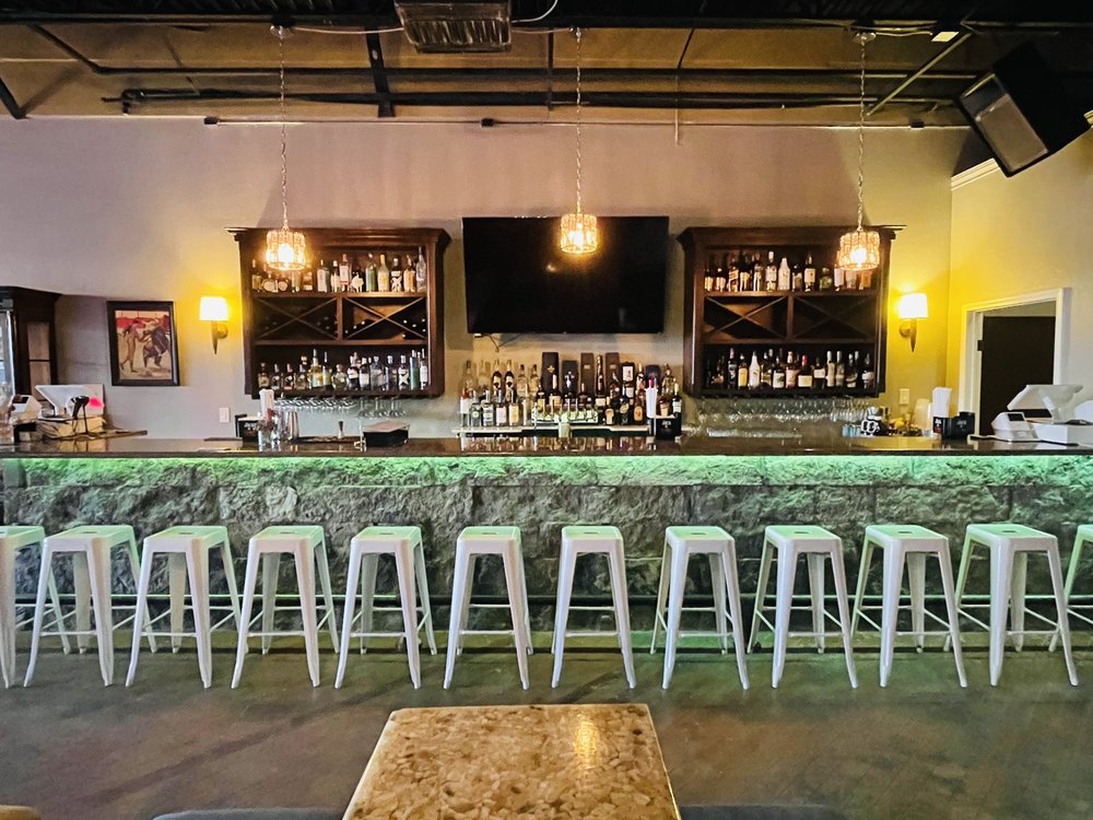 HUMO CIGAR LOUNGE & BARBERIA - Updated April 2025 - 52 Photos - 13649 ...