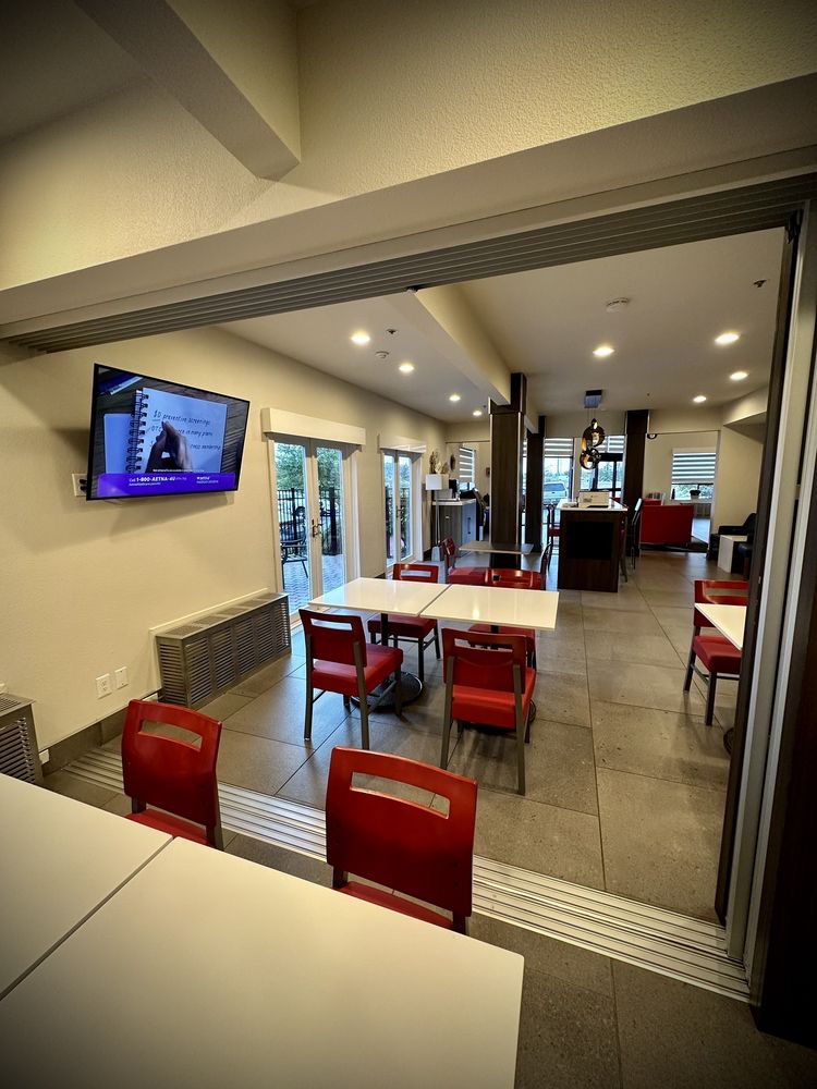 BEST WESTERN PLUS RENTON INN - Updated February 2025 - 119 Photos & 17 ...