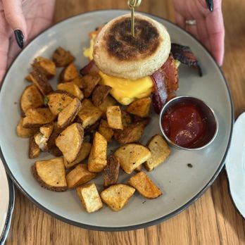 WILD CHILD RESTAURANT & COCKTAIL BAR - Updated November 2024 - 640 ...