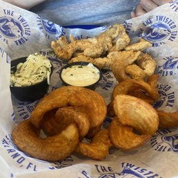 THE TWISTED TUNA - Updated July 2024 - 380 Photos & 254 Reviews - 353 S ...