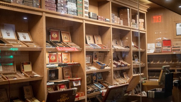 PLATINUM CIGAR LOUNGE - Updated December 2025 - 19 Photos - 3855 SW ...