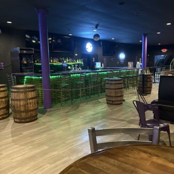 RECBAR 812 - Updated December 2025 - 374 Photos & 98 Reviews - 336 ...