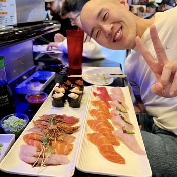 SHOW SUSHI - Updated June 2024 - 3963 Photos & 2593 Reviews - 957 W ...