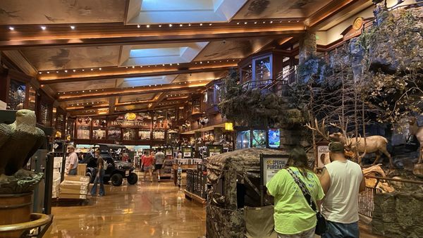 BASS PRO SHOPS - Updated November 2025 - 492 Photos & 200 Reviews - 1 ...