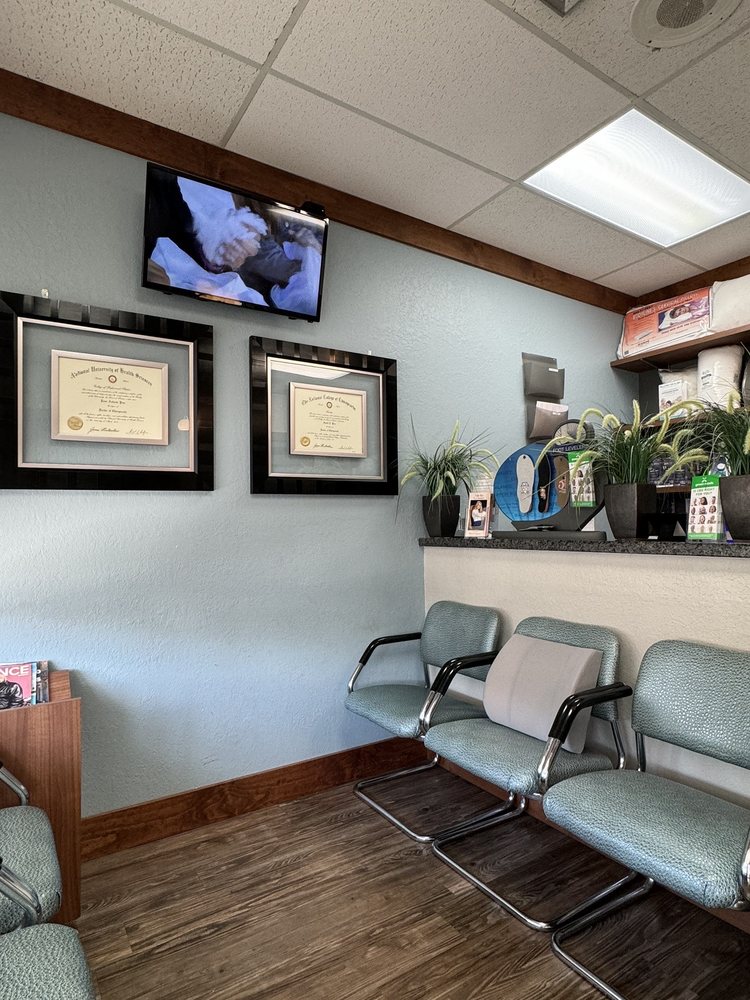 PINE CHIROPRACTIC CENTER - POMPANO BEACH - Updated October 2025 - 18 Photos & 43 Reviews - 611 E ...