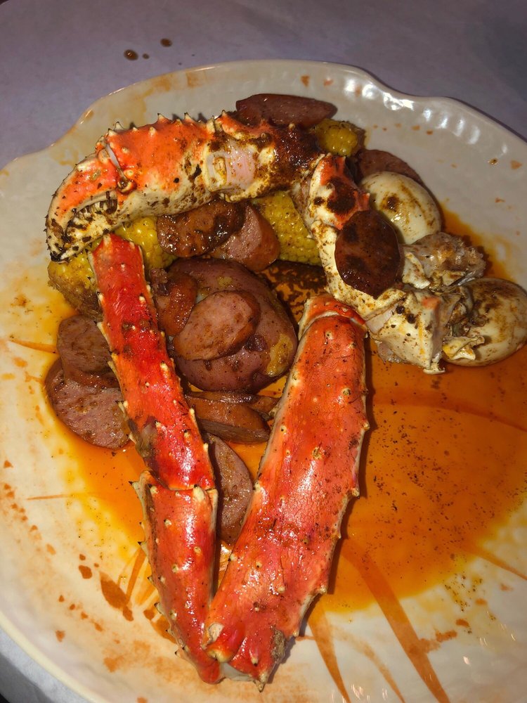 PIER 11 BOILING SEAFOOD & BAR - 57 Photos & 65 Reviews - 3290 E Broad ...