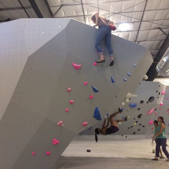 MESA RIM CLIMBING CENTER - RENO - Updated May 2024 - 99 Photos & 41 ...