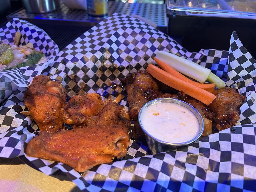 85 BAR - Updated October 2025 - 18 Photos & 17 Reviews - 432 E Hickman ...