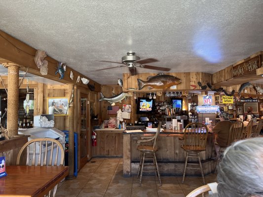 CAPTAIN EDDIE’S FAMILY SEAFOOD RESTAURANT - Updated August 2024 - 101 ...