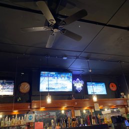 CALIENTE PIZZA & DRAFTHOUSE - Updated February 2025 - 494 Photos & 464 ...