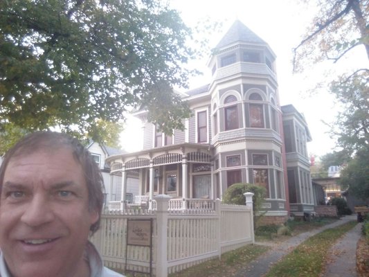 MORK AND MINDY HOUSE - Updated January 2026 - 23 Photos & 11 Reviews ...