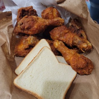 GUS’S WORLD FAMOUS FRIED CHICKEN - CAMELBACK - Updated July 2024 - 148 ...