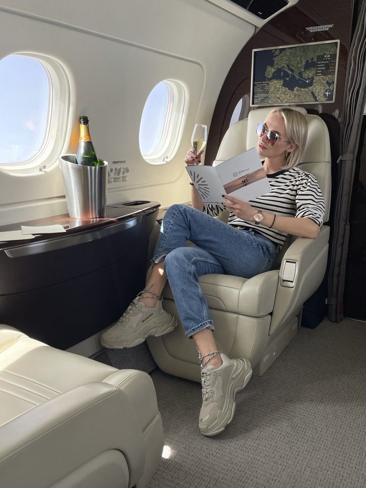 JETS AND HELICOPTERS - Kemp House 152 City Road, London, United Kingdom ...