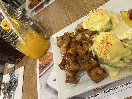 PUR & SIMPLE - Updated October 2025 - 25 Photos - 790 Kanata Avenue ...