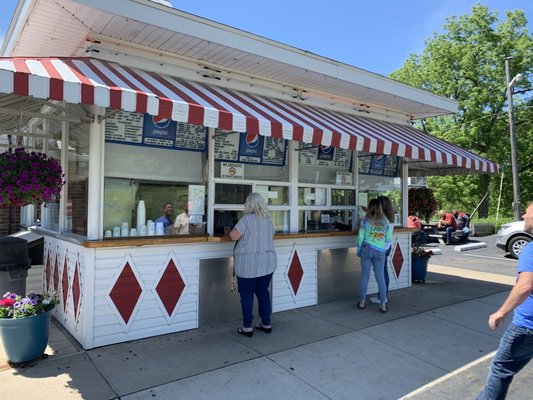 CHARBETTS - Updated December 2025 - 19 Photos & 38 Reviews - 1911 ...