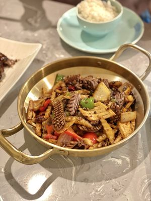 YOO YEE - Updated October 2025 - 211 Photos & 77 Reviews - 4925 N ...