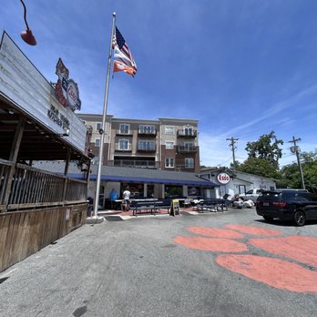 THE ESSO CLUB - Updated December 2025 - 89 Photos & 133 Reviews - 129 ...