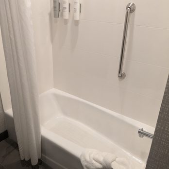 HAMPTON INN & SUITES SANTA MARIA - Updated October 2024 - 187 Photos ...