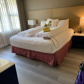 STAYPINEAPPLE HOTEL ROSE DOWNTOWN PORTLAND - Updated November 2024 ...