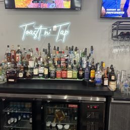 TOAST N’ TAP - Updated July 2025 - 26 Photos & 25 Reviews - 45 Quaker ...