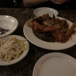 PAGLIACCI’S - 391 Photos & 601 Reviews - 1011 Broad Street, Victoria ...