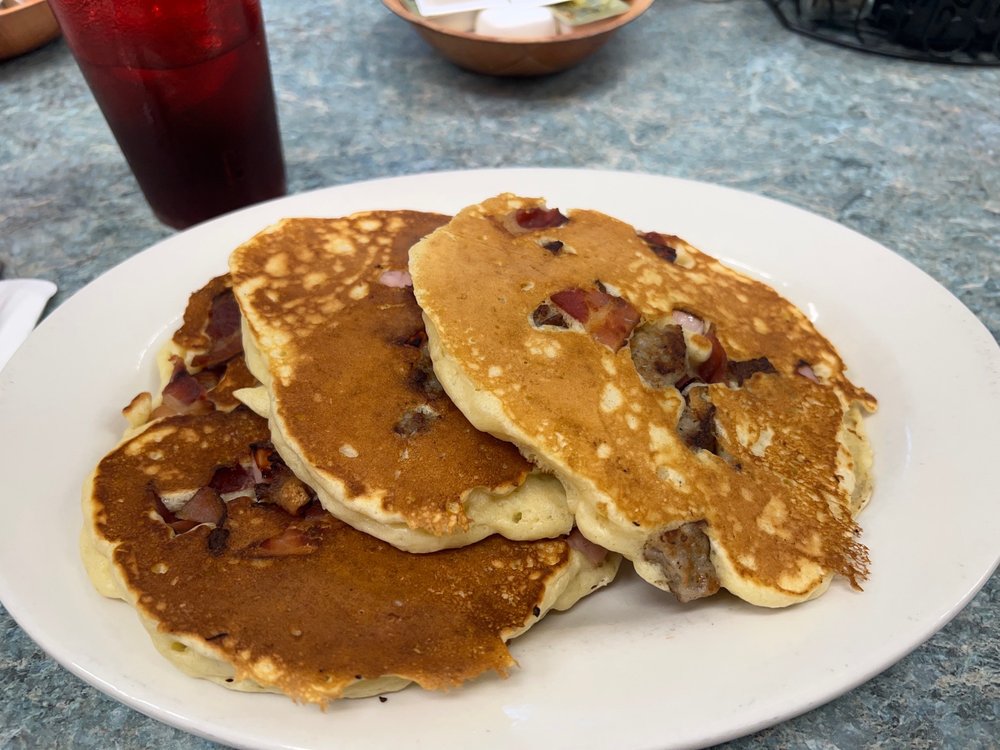 TRACKSIDE CAFE - Updated November 2024 - 45 Photos & 80 Reviews - 66 ...