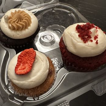 DOODLECAKES - Updated May 2024 - 1075 Photos & 91 Reviews - 647 Central ...
