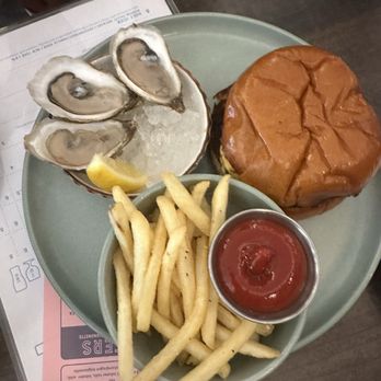 THE ALBANY ALE & OYSTER - Updated April 2025 - 624 Photos & 490 Reviews ...