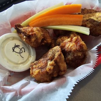 YOUNG HARRIS WING HOUSE - Updated November 2025 - 76 Photos & 82 ...