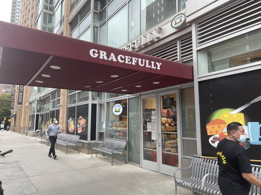 GRACEFULLY - Updated July 2025 - 16 Photos & 95 Reviews - 101 W End Ave ...