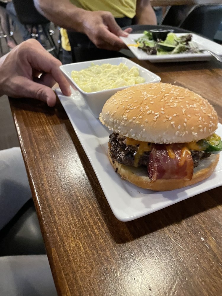 THE 4TH JUG - Updated October 2025 - 14 Photos & 15 Reviews - 1001 E ...