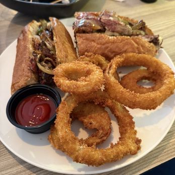 THE HEN & HOG - Updated September 2025 - 204 Photos & 127 Reviews - 221 ...