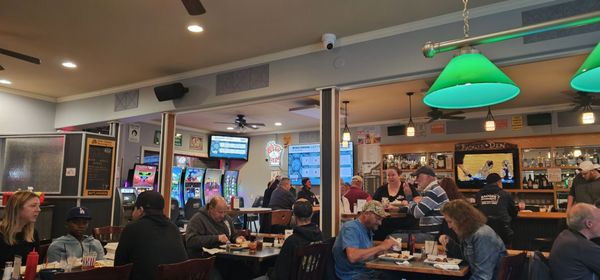 BADGER DEN - Updated November 2025 - 12 Photos - 116 S Main St, Lodi ...