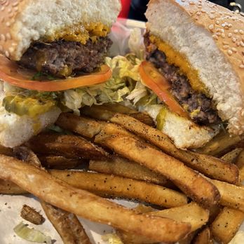 CRUISERS GRILL - Updated June 2024 - 336 Photos & 413 Reviews - 319 ...