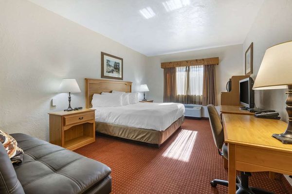 BEST WESTERN DEVILS TOWER INN - Updated July 2025 - 101 Photos & 43 ...