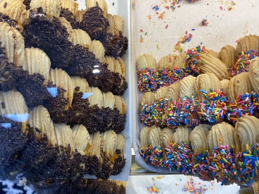 SWEET’S ZONE BAKERY - 41 Photos & 35 Reviews - 7727 Tylers Pl Blvd ...