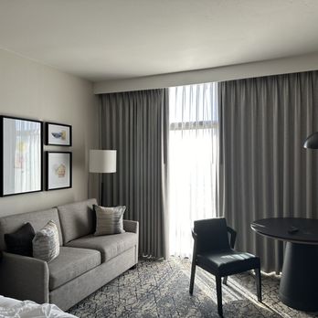 SHERATON PARK HOTEL AT THE ANAHEIM RESORT - Updated October 2024 - 584 ...