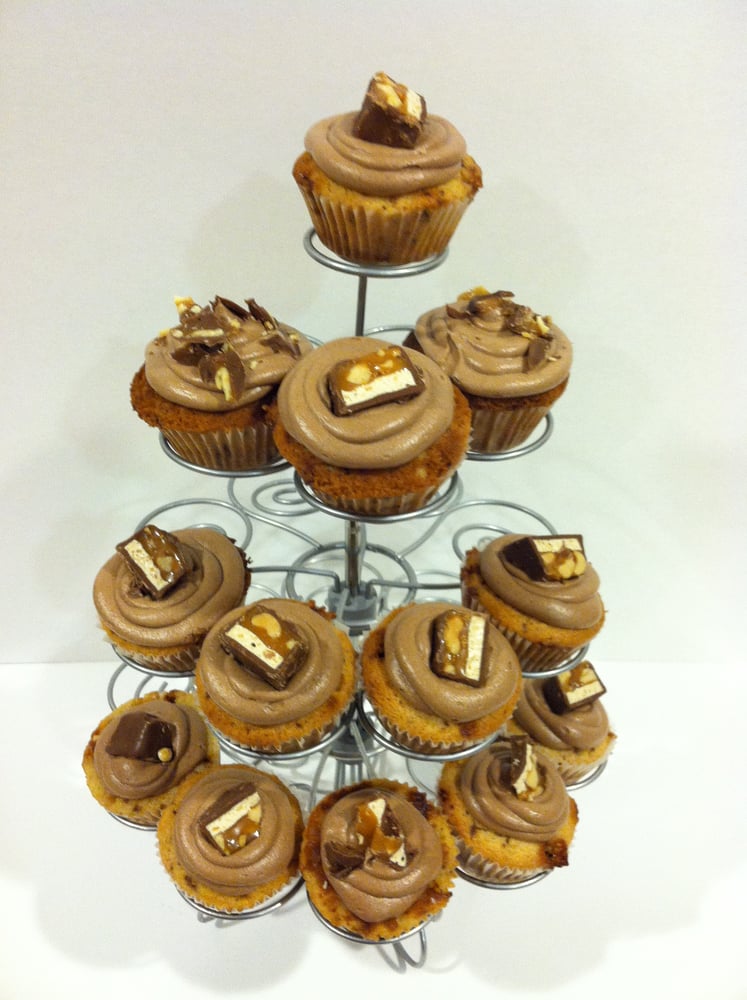 DELICIOUS CAKE POPS BY JENNIFER - Updated June 2025 - 28 Photos ...