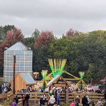 VALA’S PUMPKIN PATCH - Updated September 2025 - 381 Photos & 179 ...