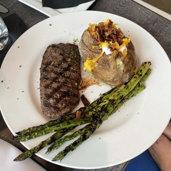 GATE 12 BAR & GRILL - Updated February 2025 - 180 Photos & 149 Reviews ...