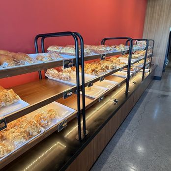 85°C BAKERY CAFE-JURUPA VALLEY - Updated April 2025 - 66 Photos & 44 ...