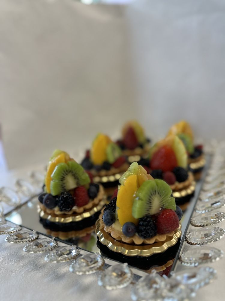 LILY’S BAKERY - Updated August 2024 - 684 Photos & 389 Reviews - 10161 ...