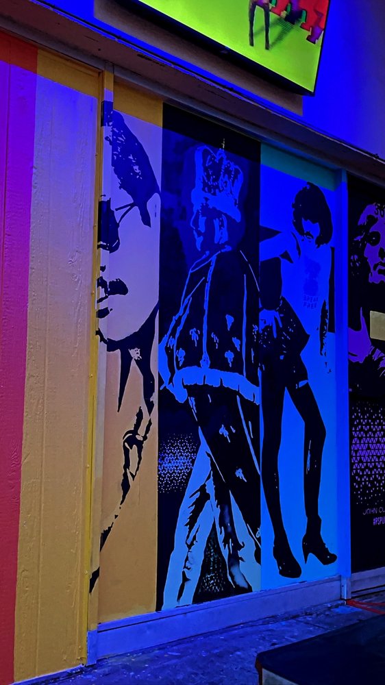 HUNTERS - 186 Photos & 331 Reviews - Gay Bars - 302 E Arenas Rd, Palm ...