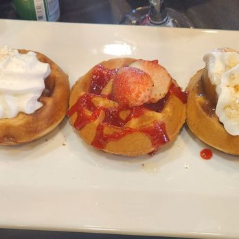 BEA’S KITCHEN & KOCKTAILS - Updated August 2025 - 50 Photos & 37 ...