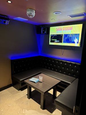 ECHO BOX - Updated December 2025 - 63 Photos & 35 Reviews - 1633 Q St ...