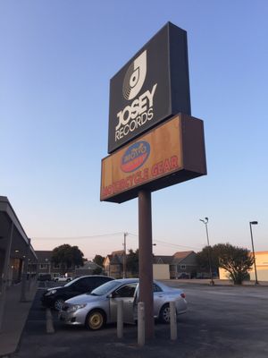 JOSEY RECORDS - 69 Photos & 95 Reviews - 2821 Lyndon B Johnson Fwy ...