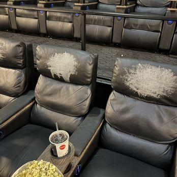 CMX CINEMAS - COUNTRYSIDE 12 - Updated July 2025 - 105 Photos & 120 ...