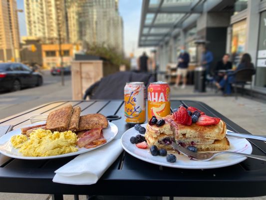 YONGE CAFE & BISTRO - Updated November 2024 - 55 Photos & 12 Reviews ...