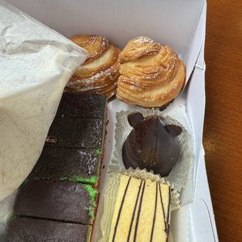 VILLA ITALIA - Updated December 2025 - 242 Photos & 222 Reviews - 226 ...